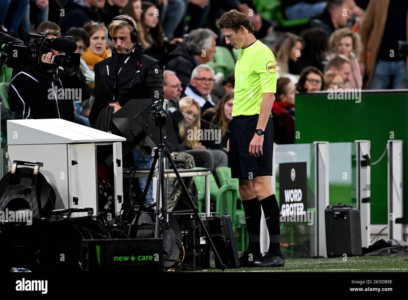 GRONINGEN - Referee Martin van den Kerkhof during the Dutch Eredivisie ...