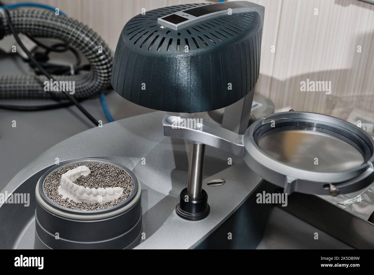 Production process of the clear aligner. Orthodontic clear aligner ...