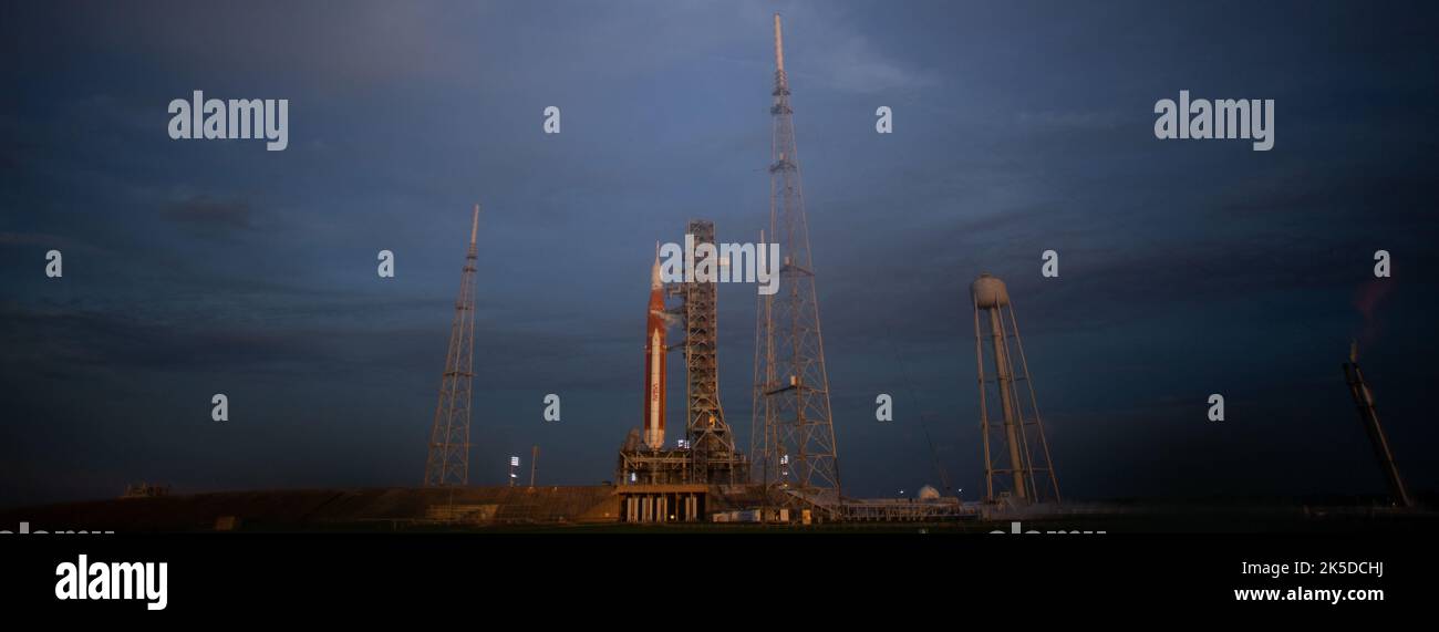 NASA’s Space Launch System (SLS) rocket with the Orion spacecraft ...