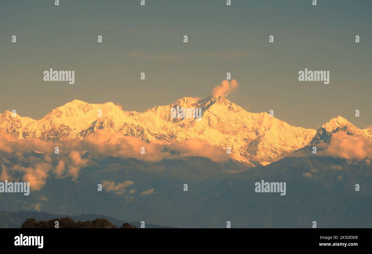 Tiger hill darjeeling hi-res stock photography and images - Alamy