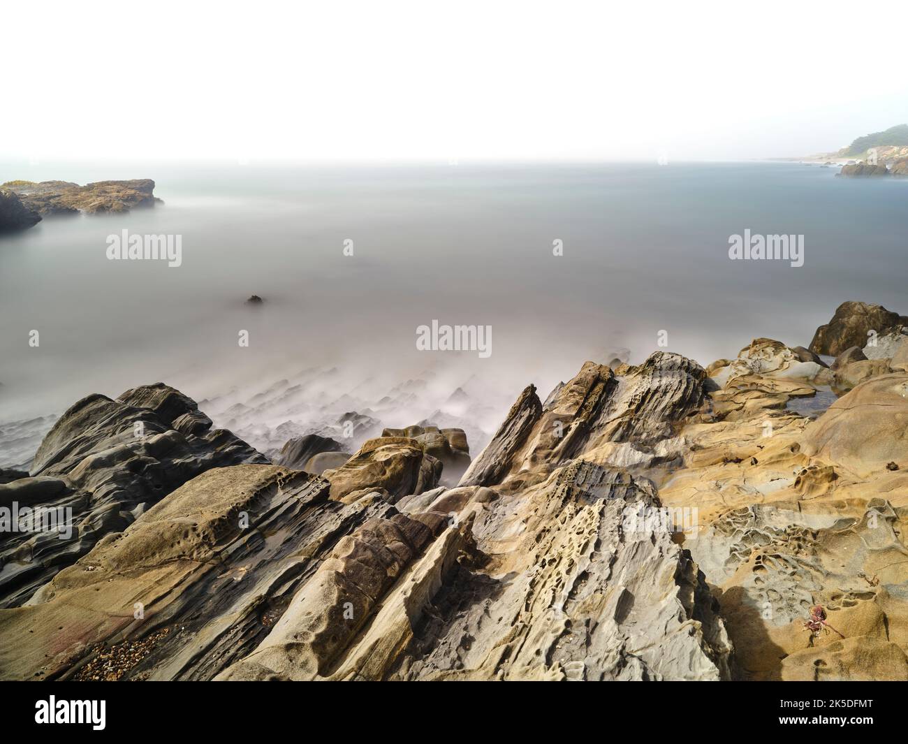 Cavernous weathering hi-res stock photography and images - Alamy