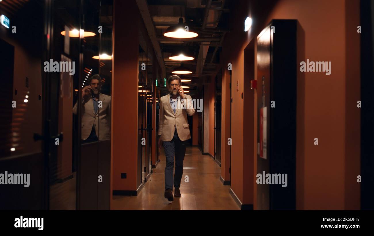 Busy hallway hi-res stock photography and images - Alamy