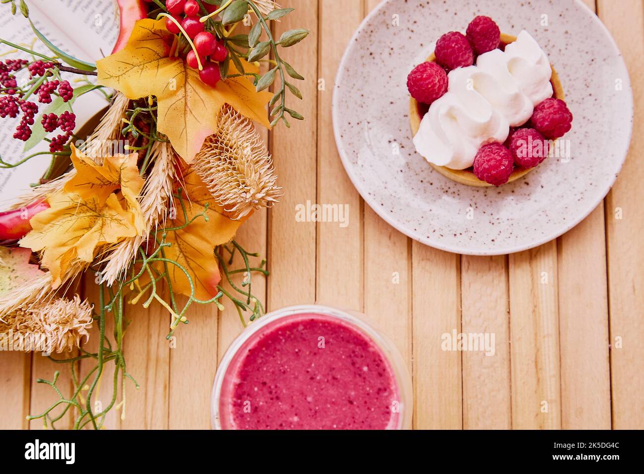 Aesthetic healthy autumn lunch - pink strawberry smoothie and french ...