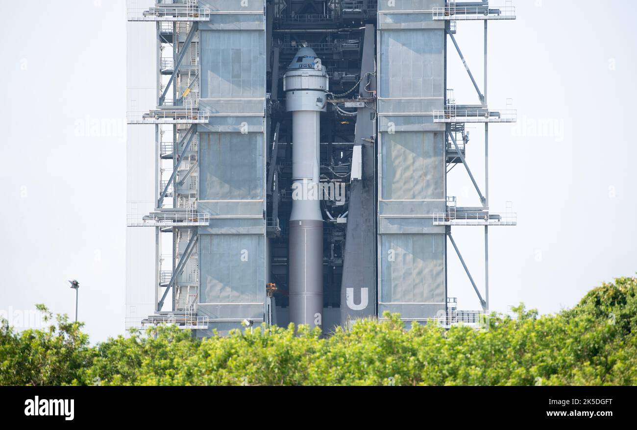 A United Launch Alliance Atlas V rocket with Boeing’s CST-100 Starliner ...