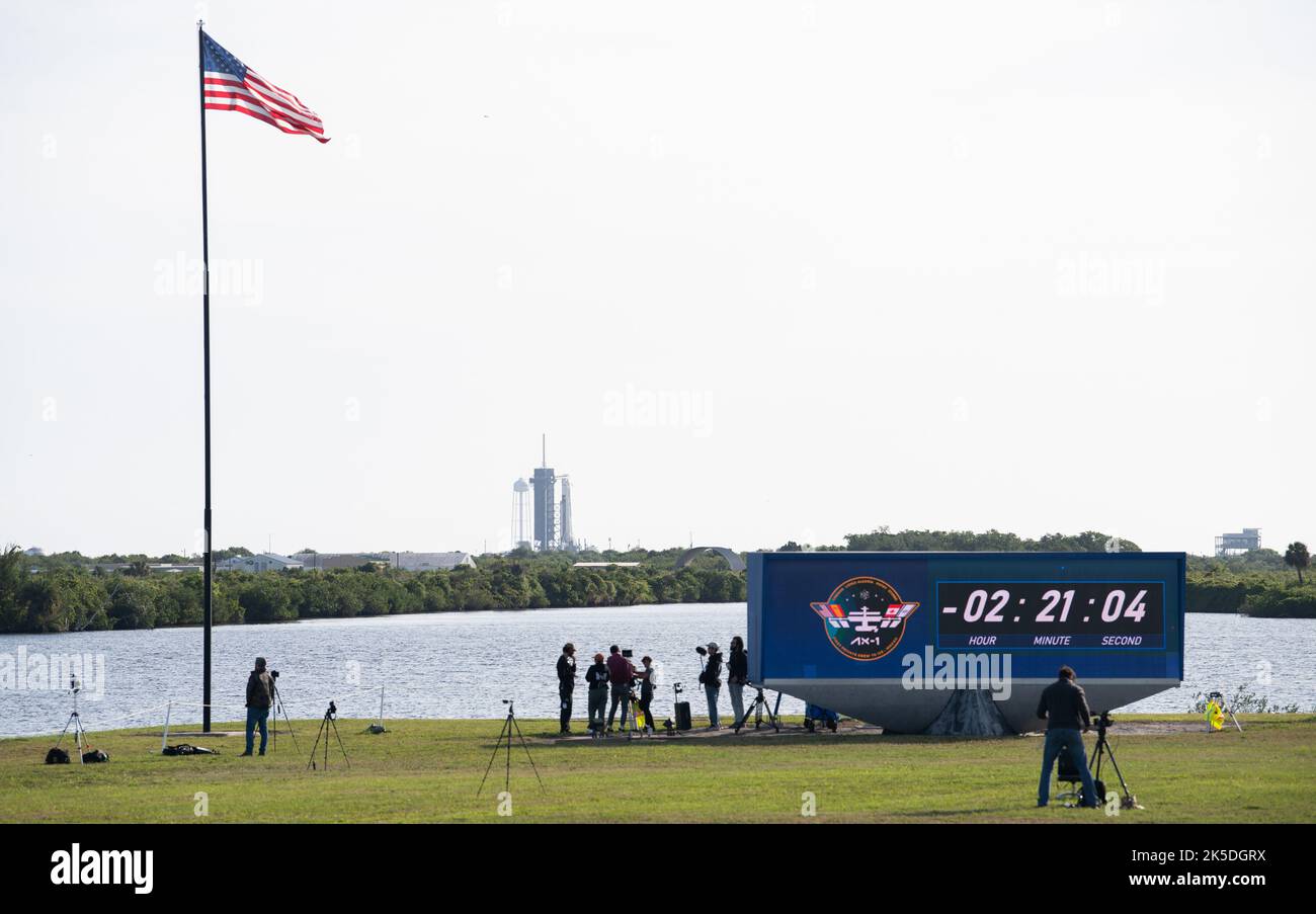 Crew dragon spacecraft countdown clock hi-res stock photography and ...