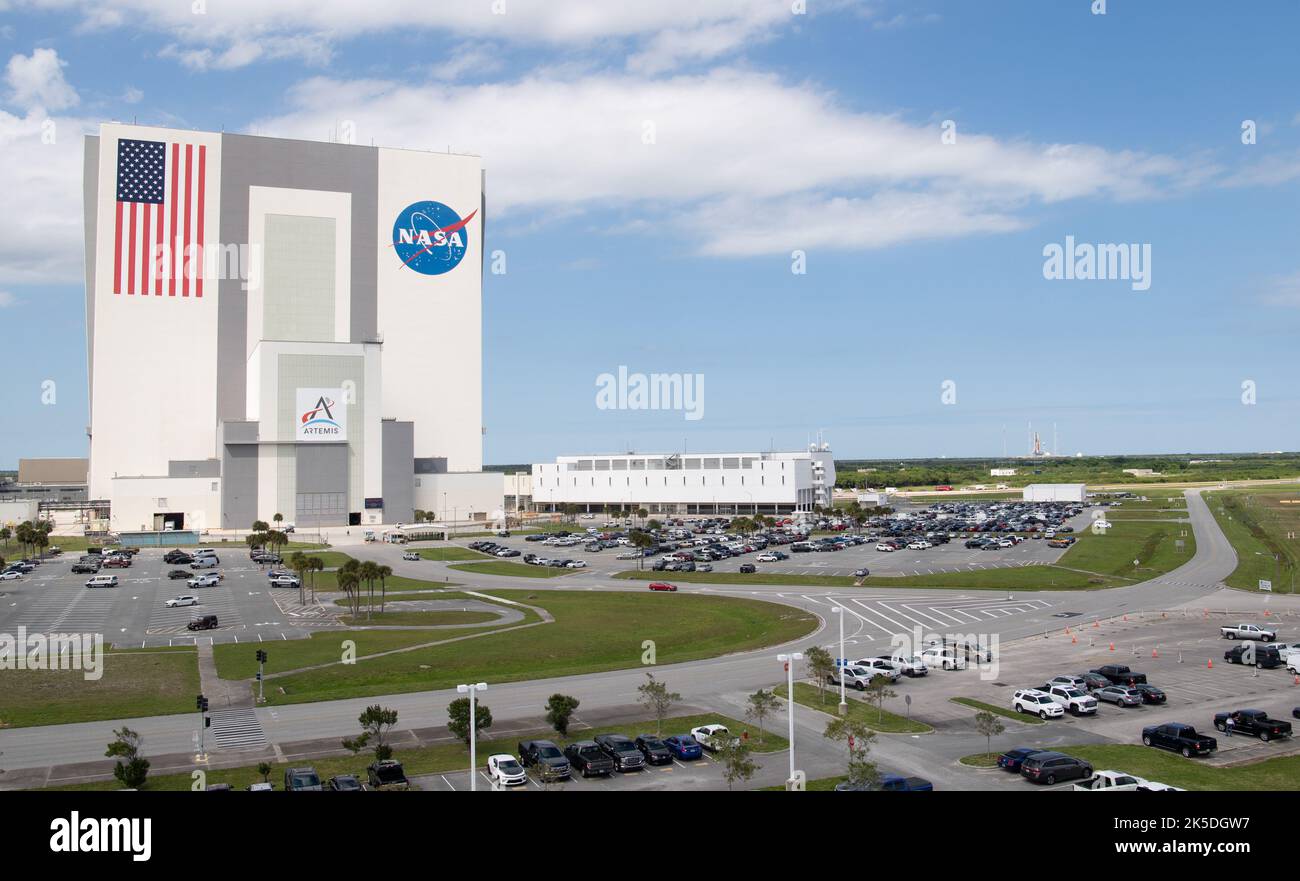 NASA’s Space Launch System (SLS) rocket with the Orion spacecraft ...