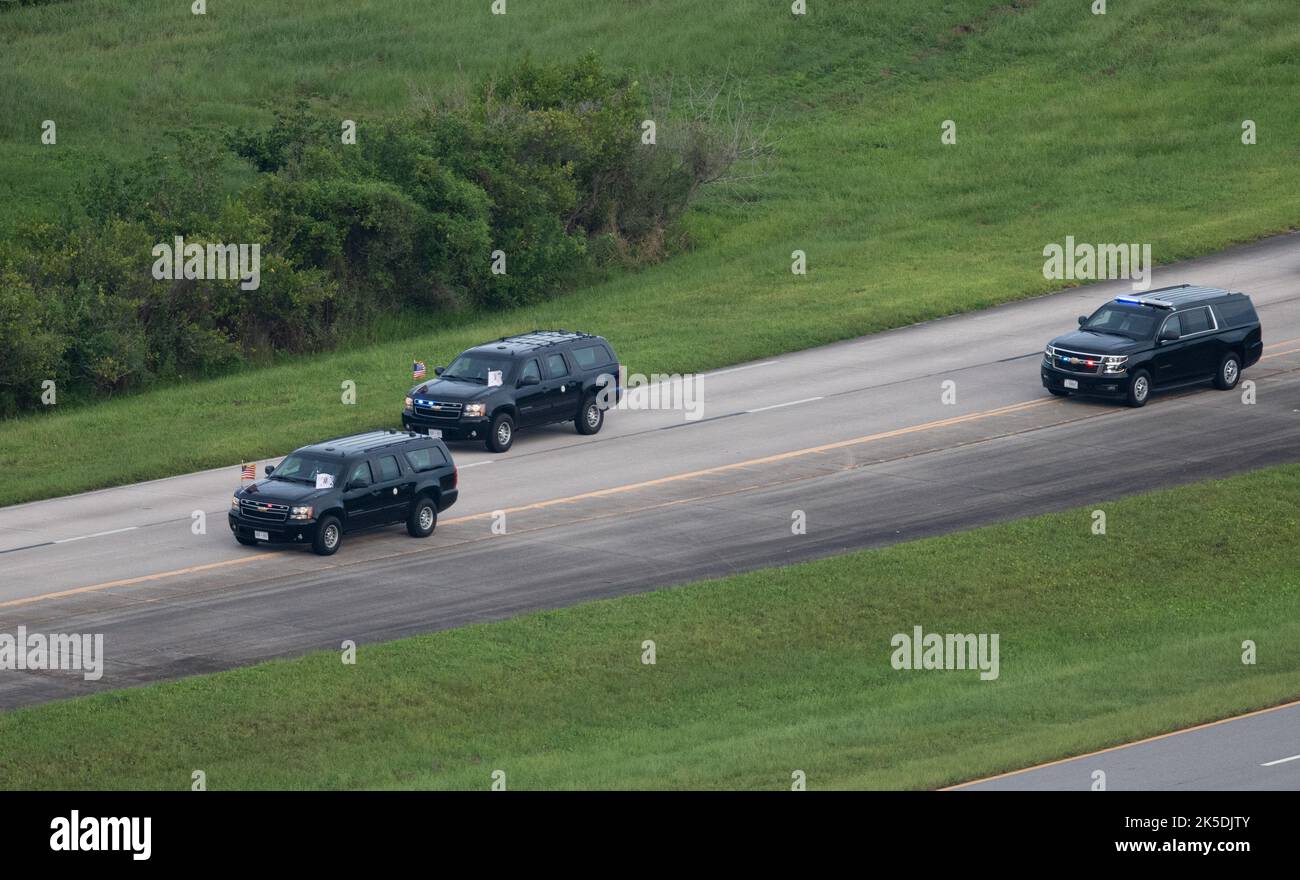 The motorcade carrying Vice President Kamala Harris and Second ...