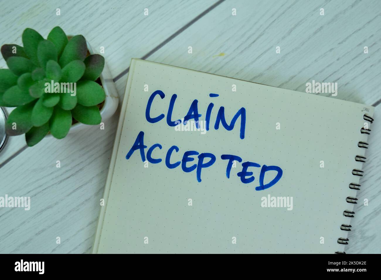 Insurance accepted hi-res stock photography and images - Alamy