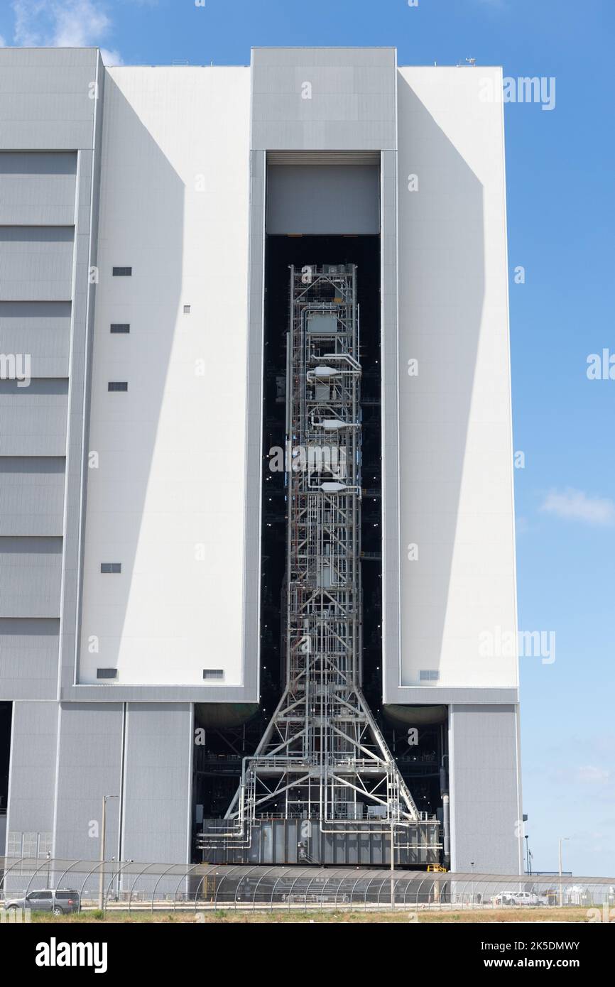 The mobile launcher with NASA’s Space Launch System (SLS) rocket and ...