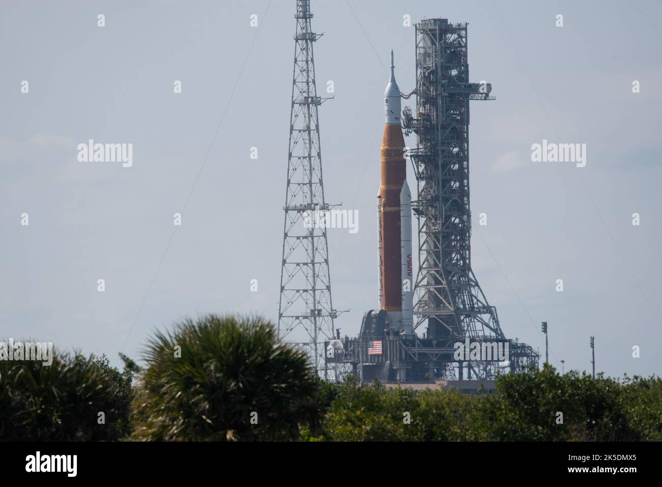 NASA’s Space Launch System (SLS) rocket with the Orion spacecraft ...