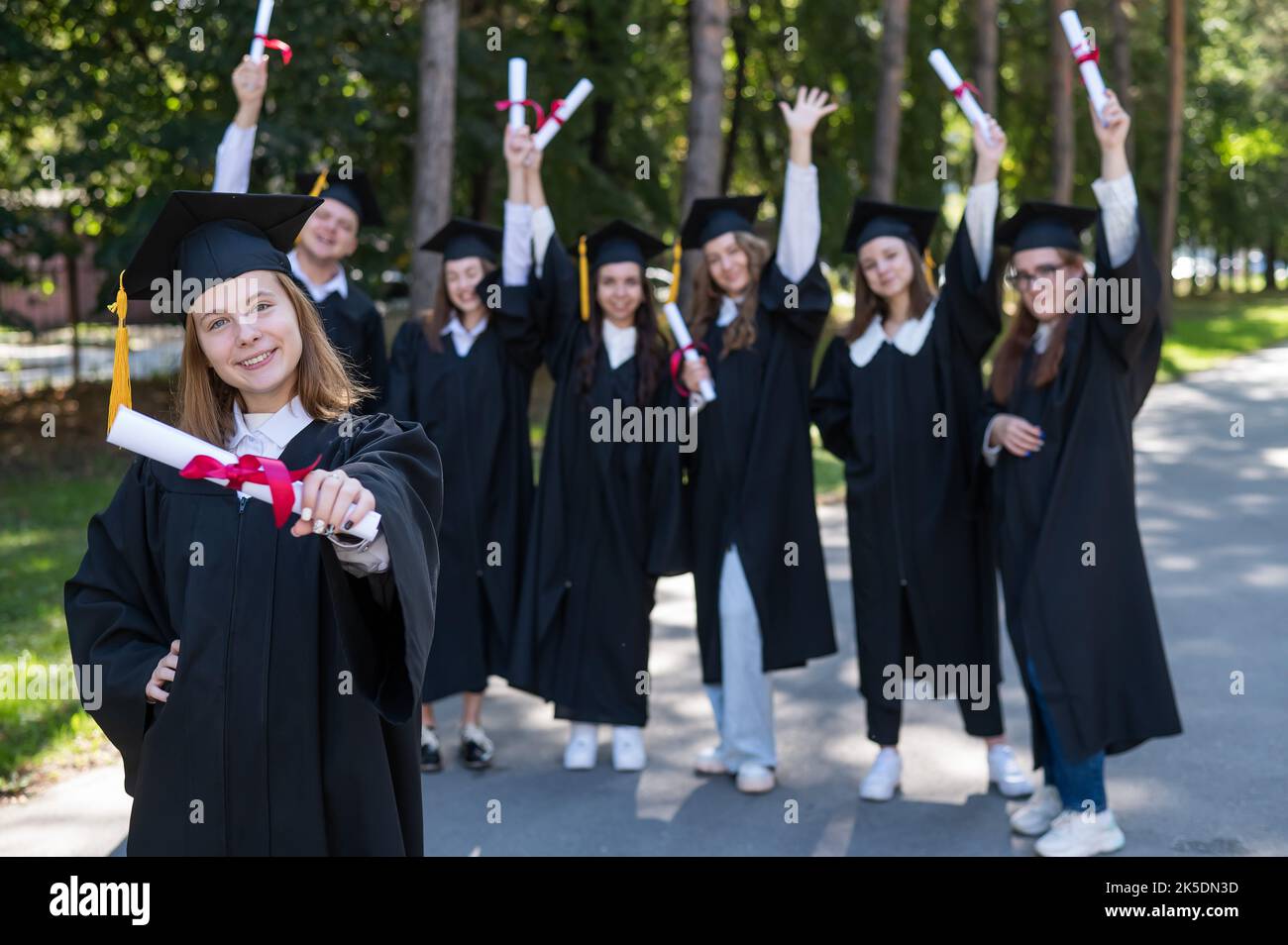 Woman receiving diploma hi-res stock photography and images - Alamy