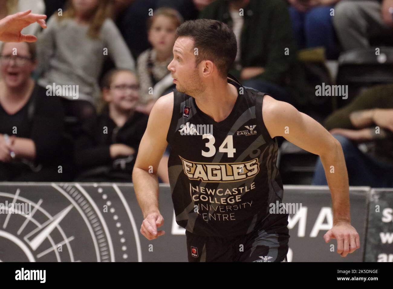 London lions basketball 2022 hi-res stock photography and images - Alamy