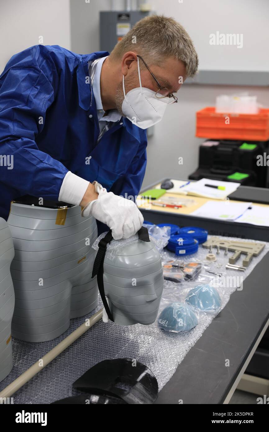 NASA prepared two phantoms, Helga and Zohar, for Artemis I’s MARE ...