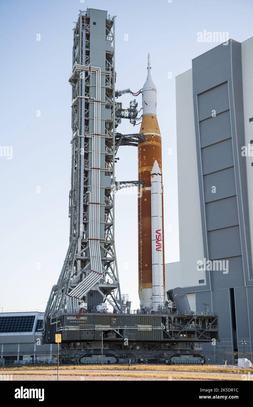 NASA’s Space Launch System (SLS) rocket with the Orion spacecraft ...