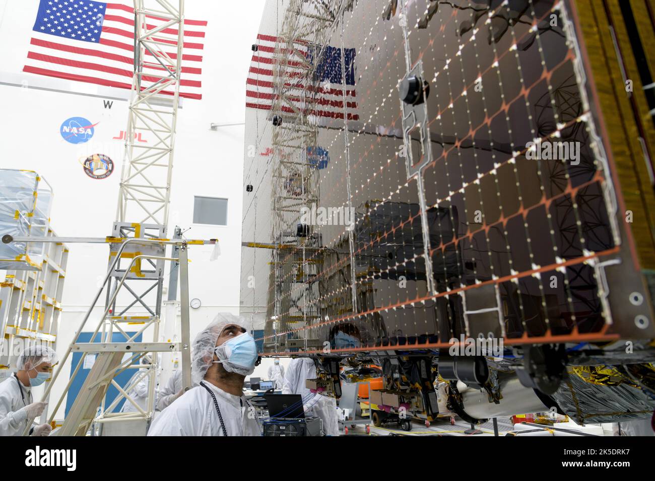 Engineer inspects psyche spacecrafts stowed solar arrays jpl deployment ...