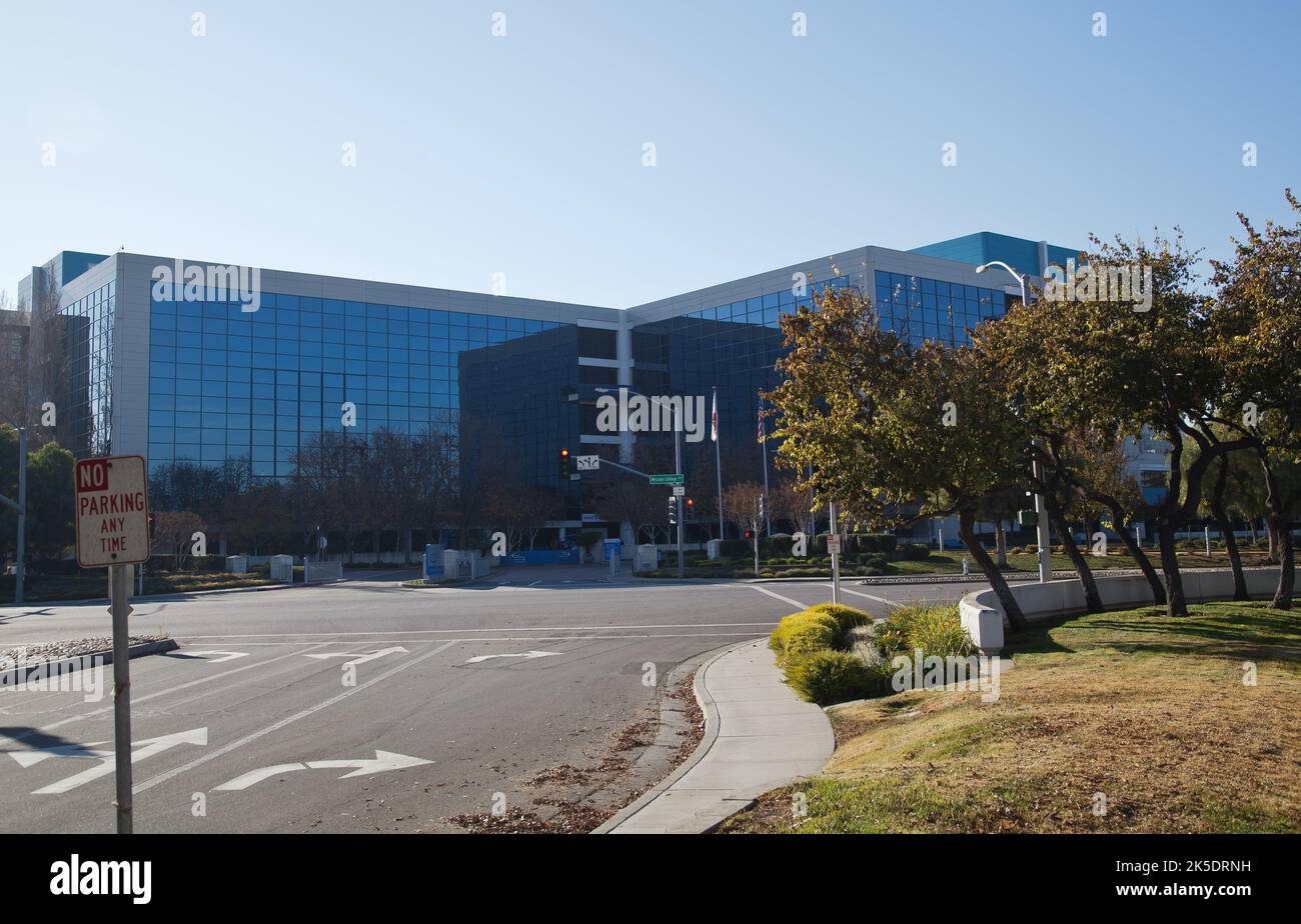 Semiconductor chip hi-res stock photography and images - Alamy