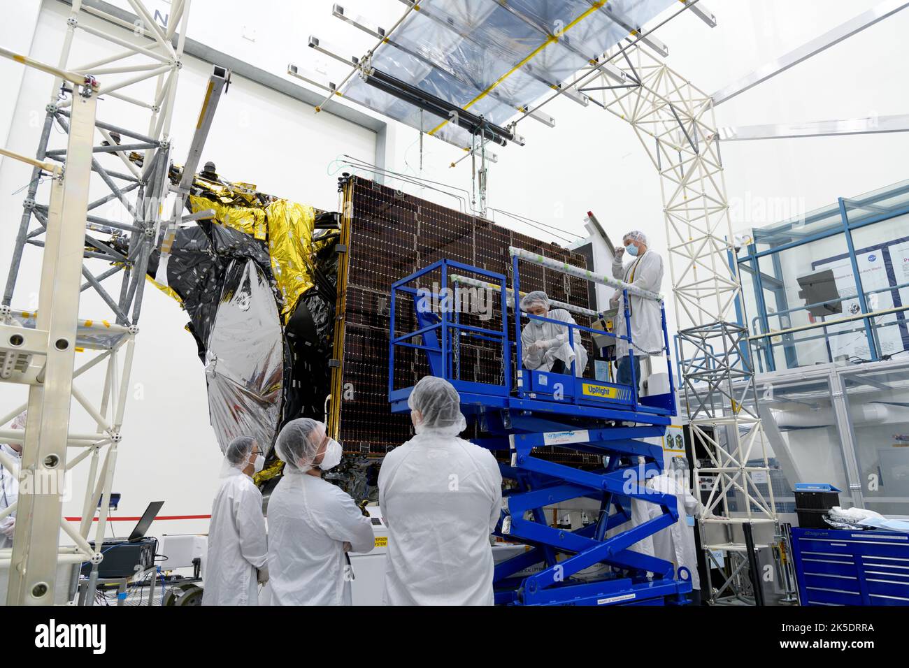 Engineers at NASA's Jet Propulsion Laboratory in Southern California ...