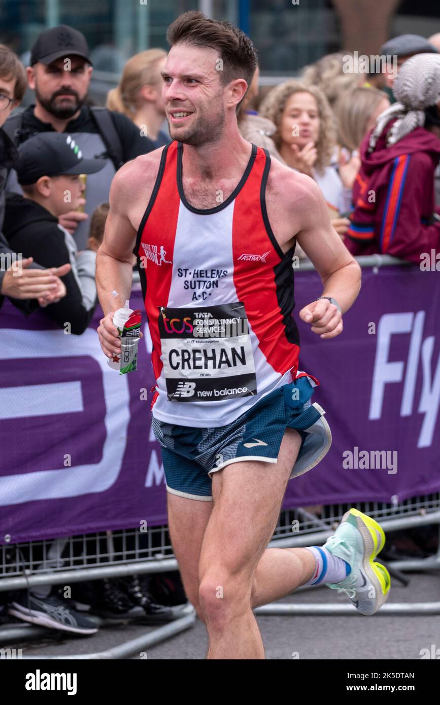 Matthew Crehan racing in the TCS London Marathon 2022 Elite Men's race ...