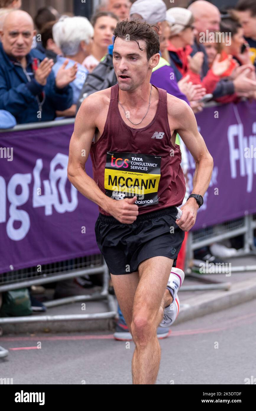 Andrew McCann racing in the TCS London Marathon 2022 Elite Men's race ...