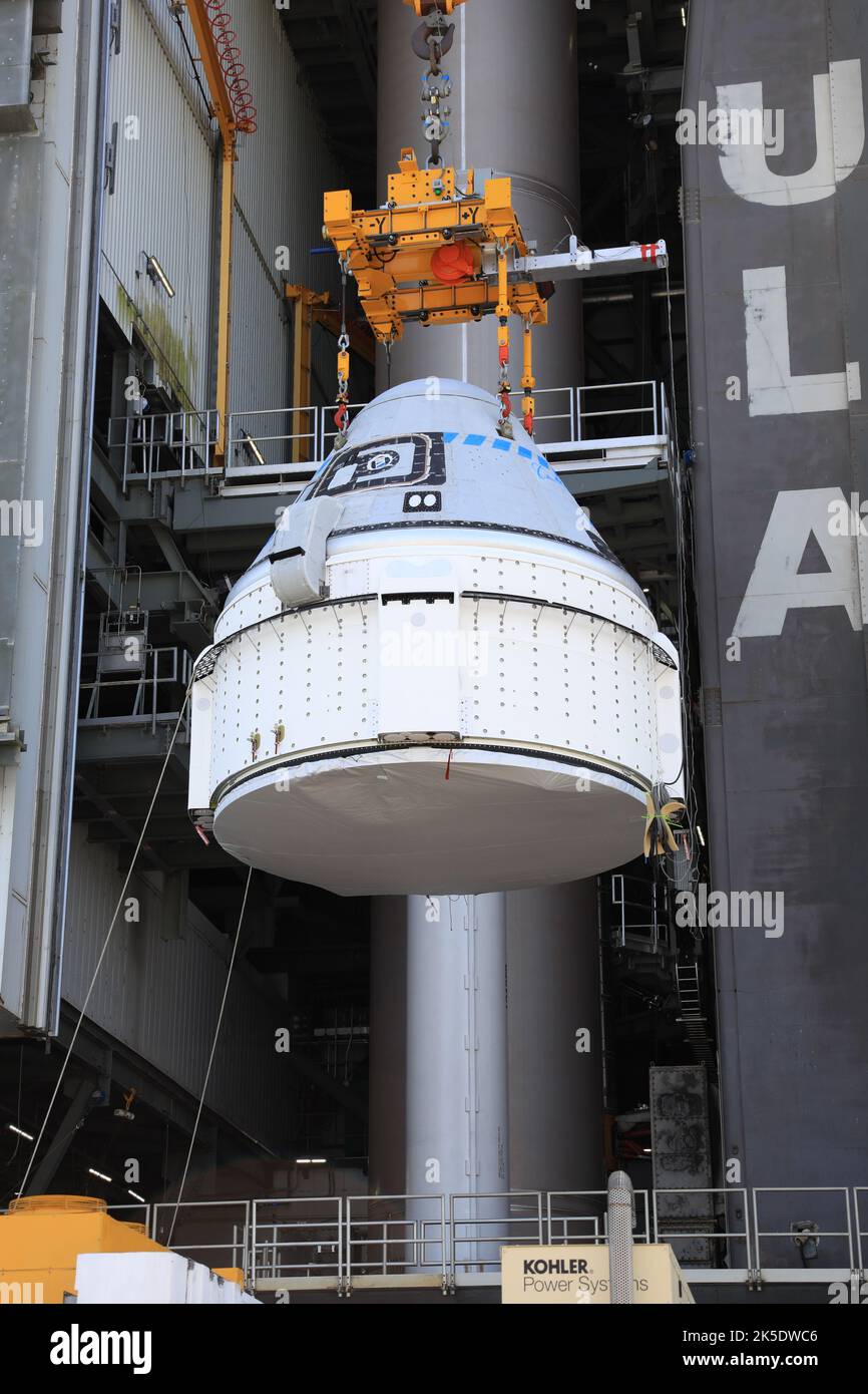 The Boeing CST-100 Starliner spacecraft is lifted at the Vertical ...