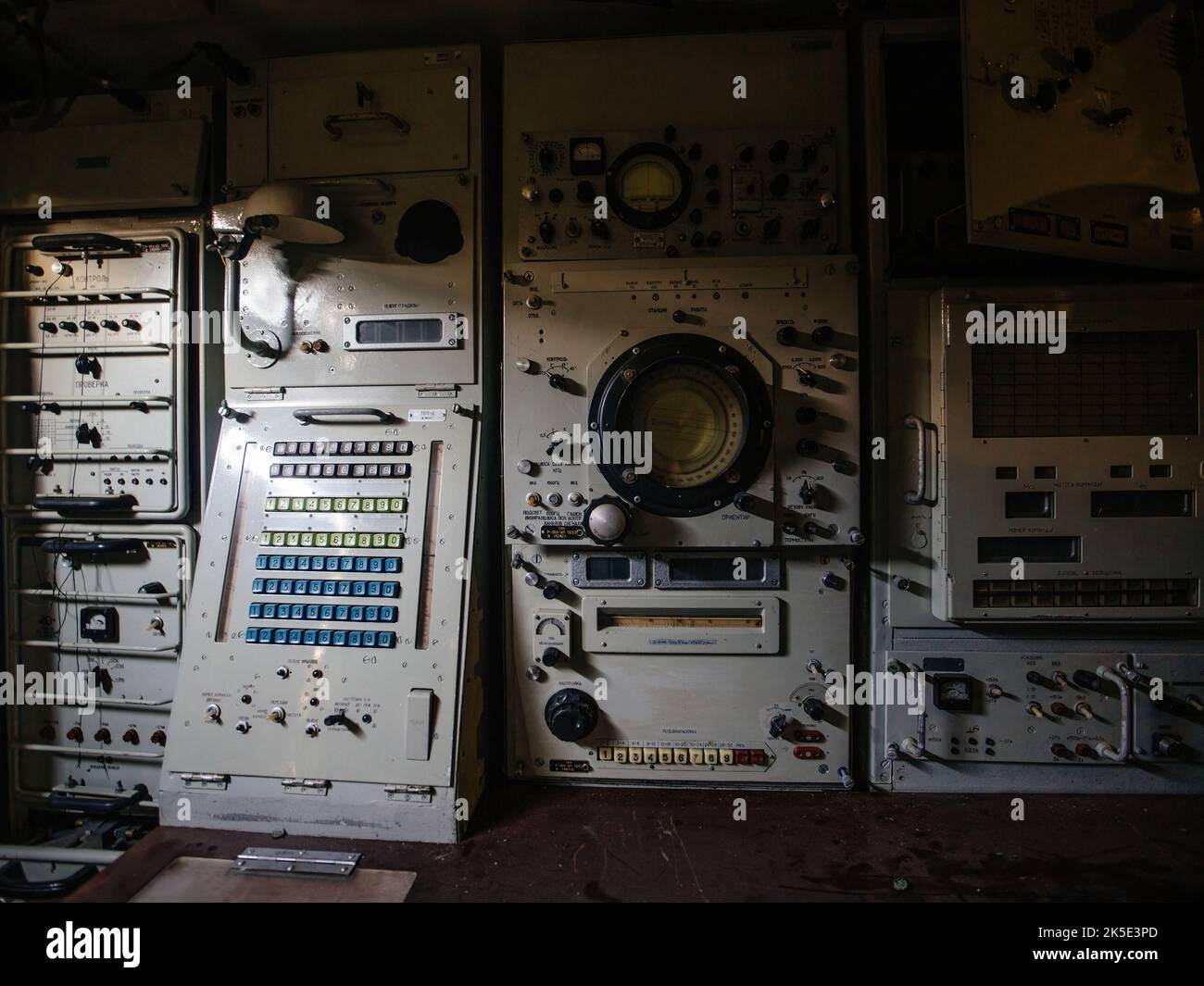 Vintage radio receiver circuit hi-res stock photography and images - Alamy