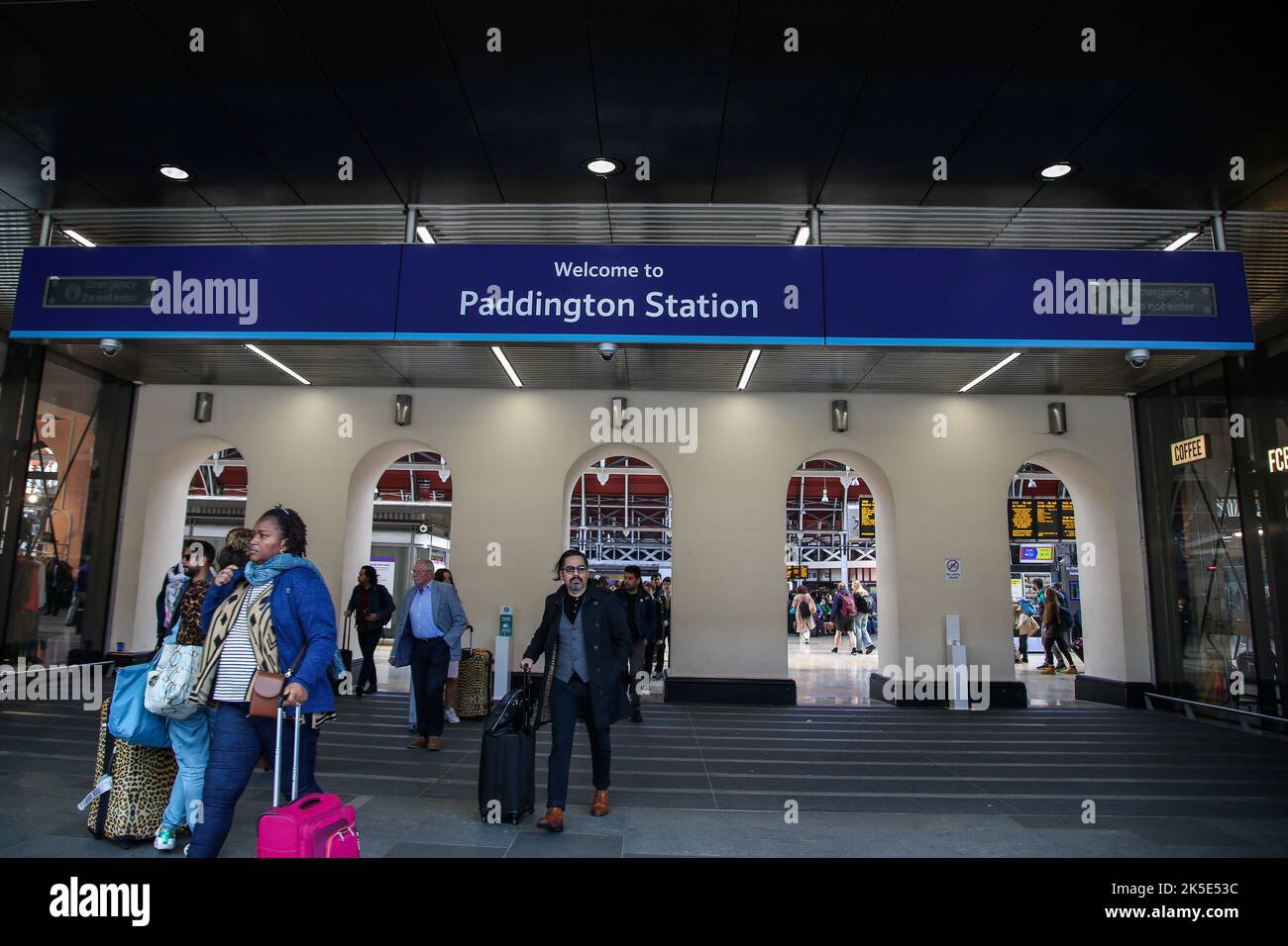 General view of an entrance to London Paddington railway station ...