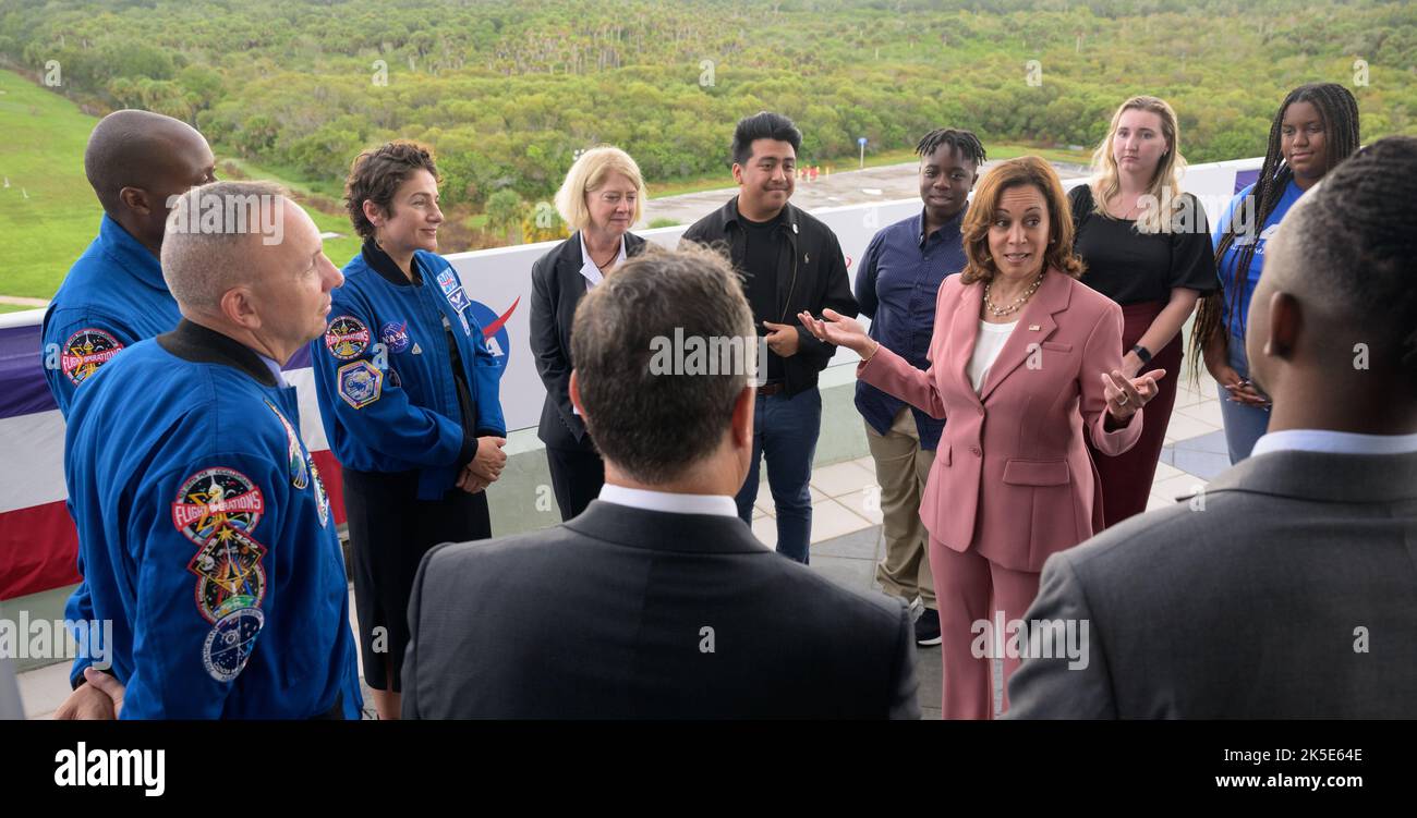 Vice President Kamala Harris and Second Gentleman Doug Emhoff meet with ...