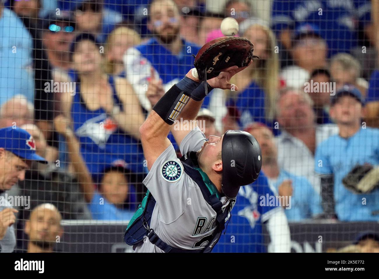 Toronto, Canada. 07th Oct, 2022. Seattle Mariners catcher Cal Raleigh ...