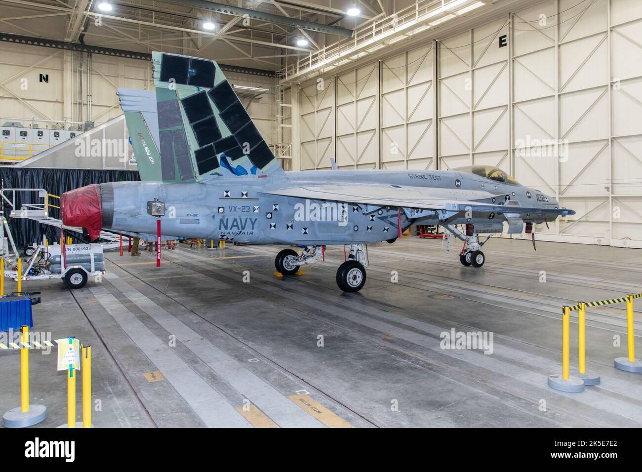 Flight loads laboratory hi-res stock photography and images - Alamy