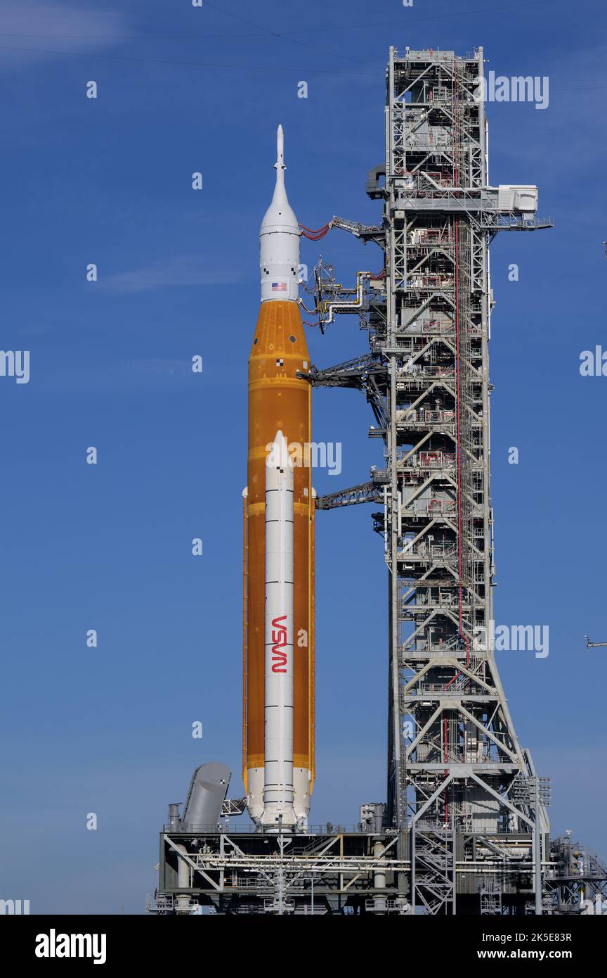 NASA’s Space Launch System (SLS) rocket with the Orion spacecraft ...