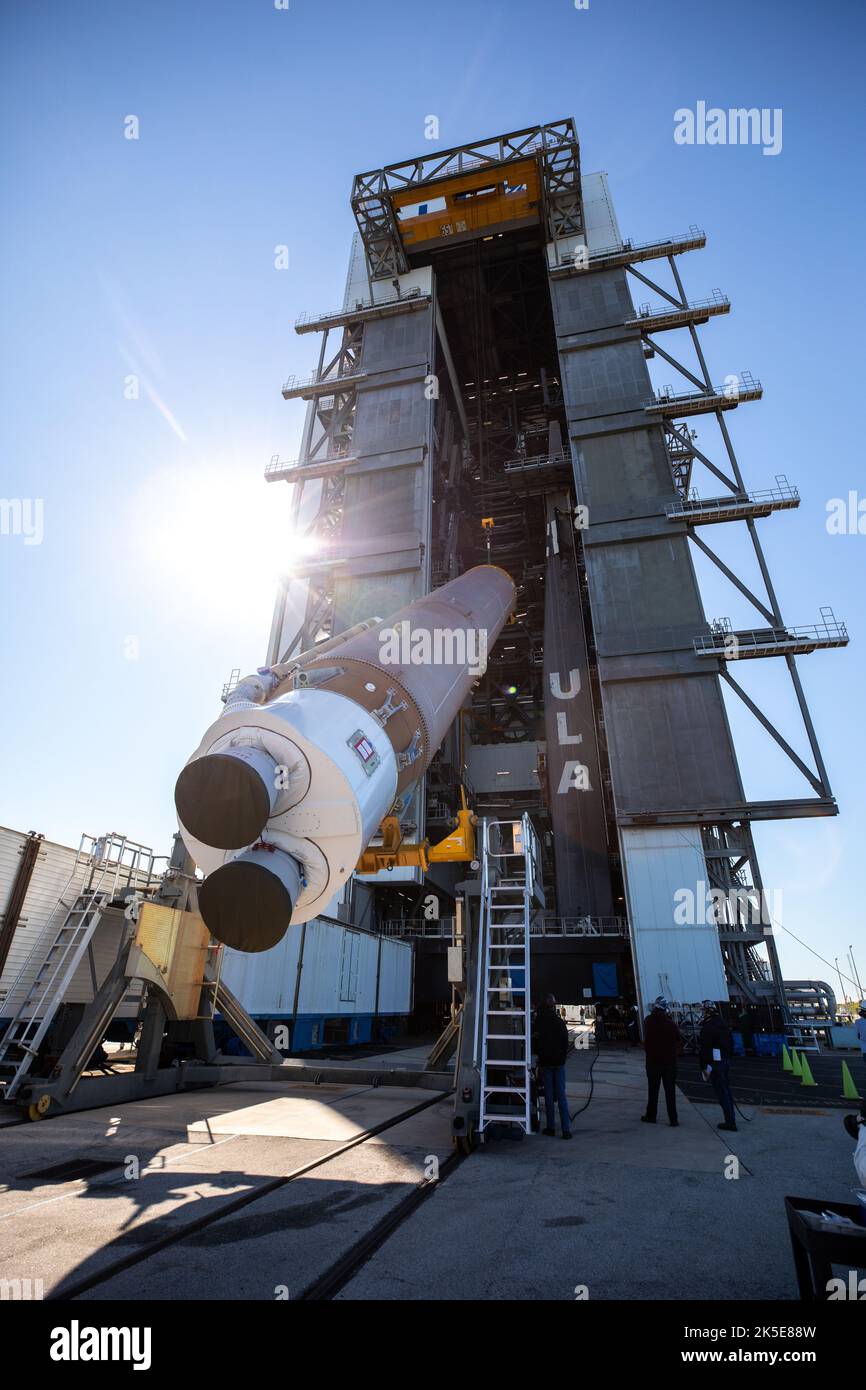 Atlas v first stage hi-res stock photography and images - Alamy