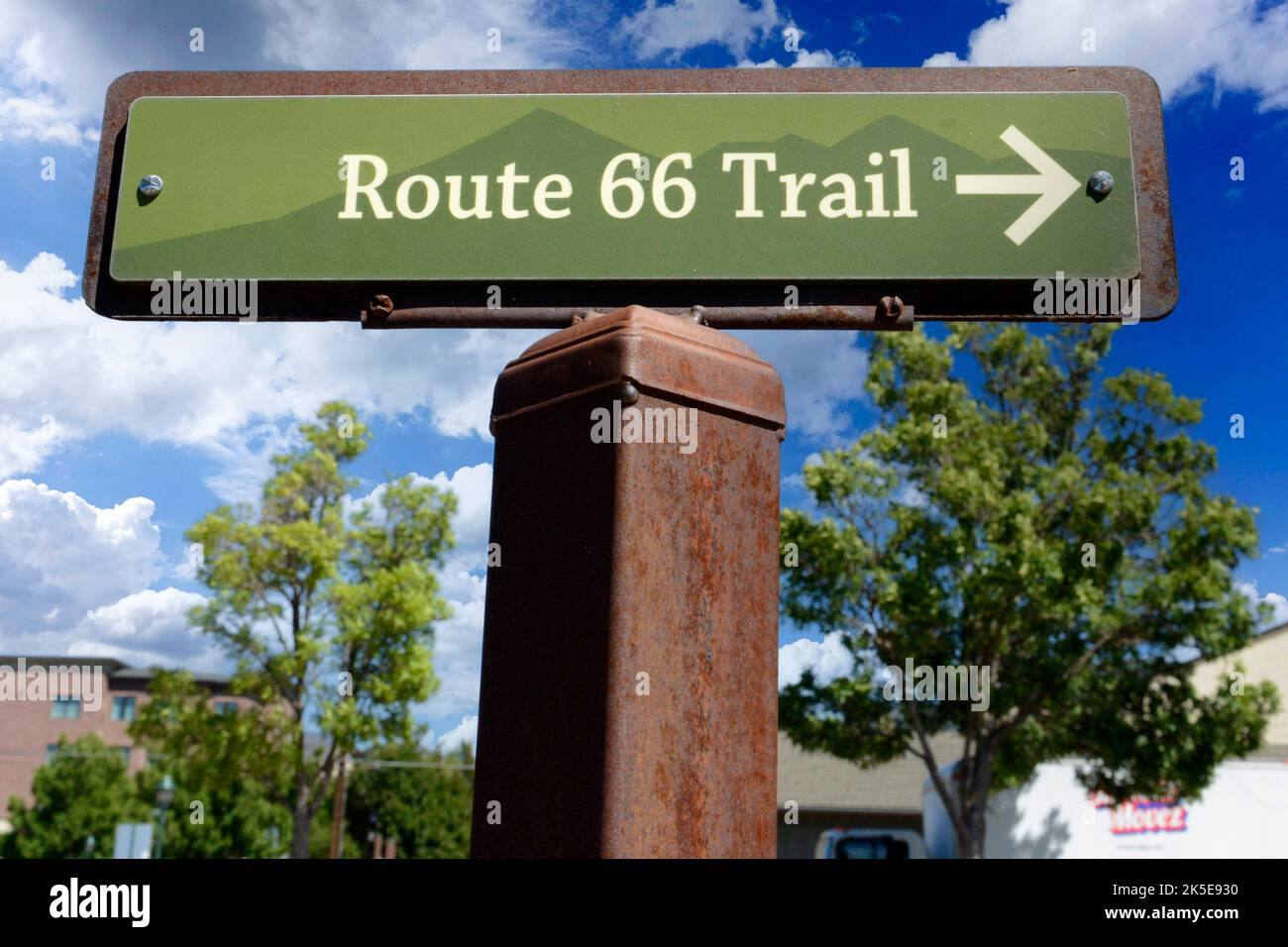 Green highway sign historic hi-res stock photography and images - Alamy