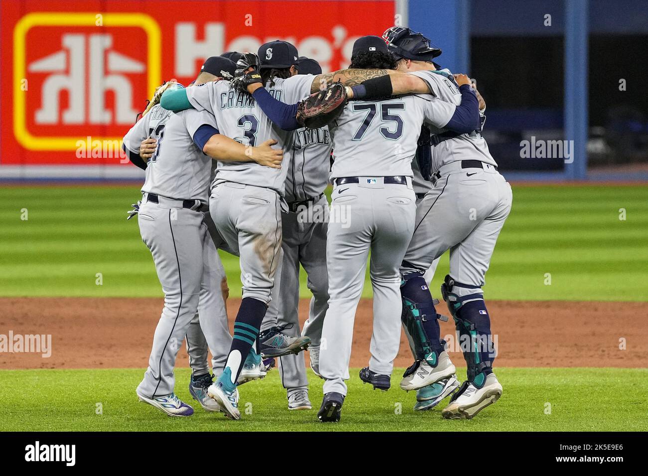 Toronto, Canada. 07th Oct, 2022. The Seattle Mariners celebrate after defeating the Toronto Blue ...