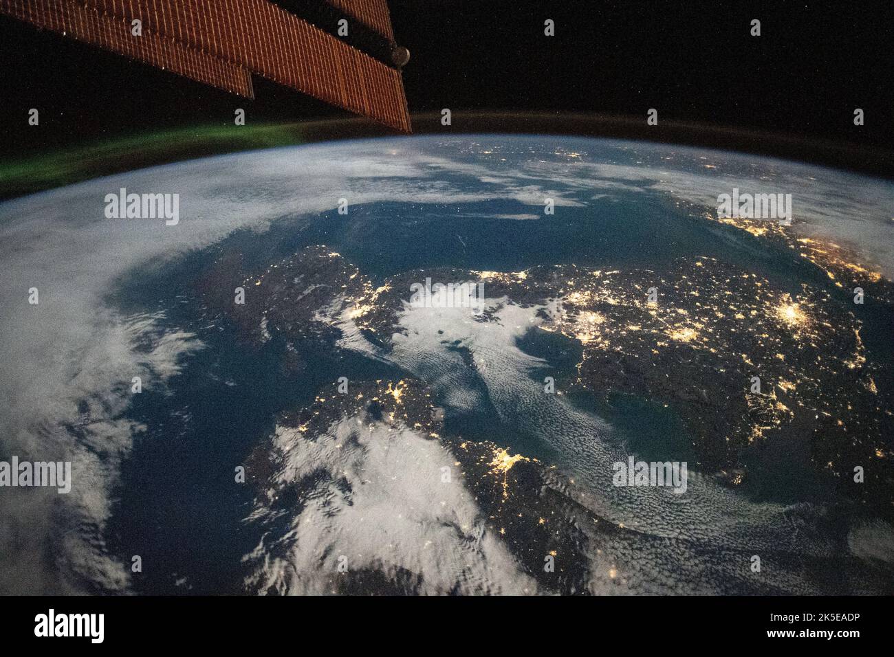 Ireland international space station hi-res stock photography and images ...