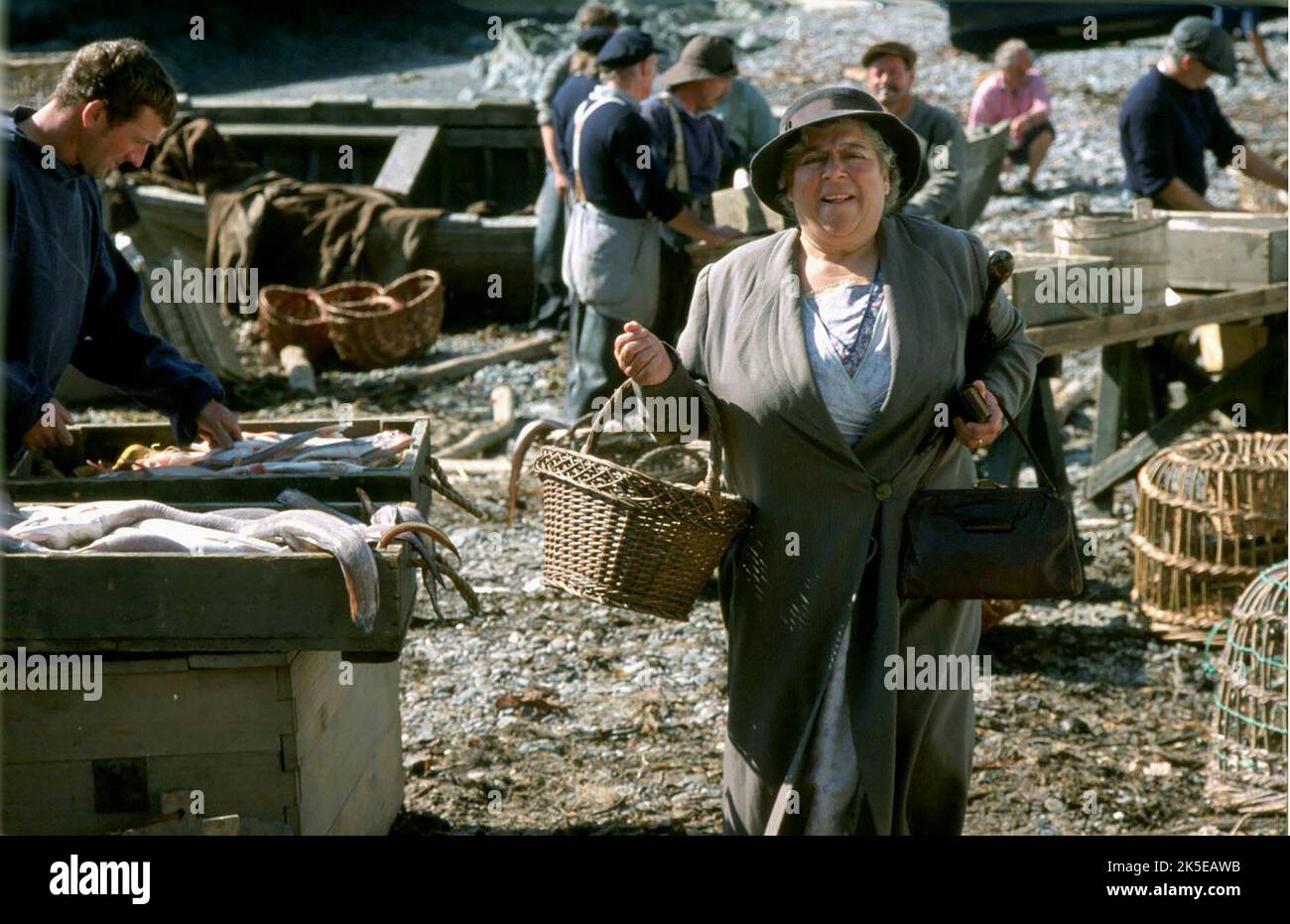 MIRIAM MARGOLYES, LADIES IN LAVENDER, 2004 Stock Photo - Alamy