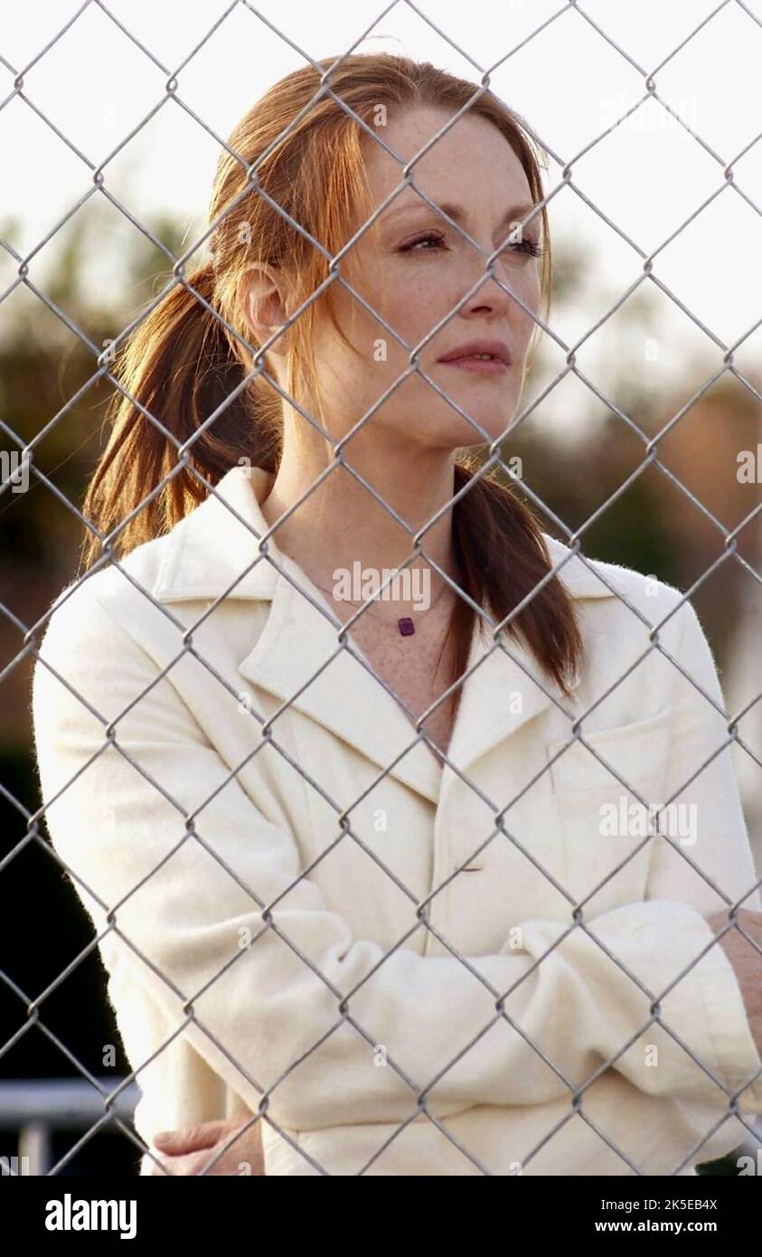 JULIANNE MOORE, THE FORGOTTEN, 2004 Stock Photo - Alamy