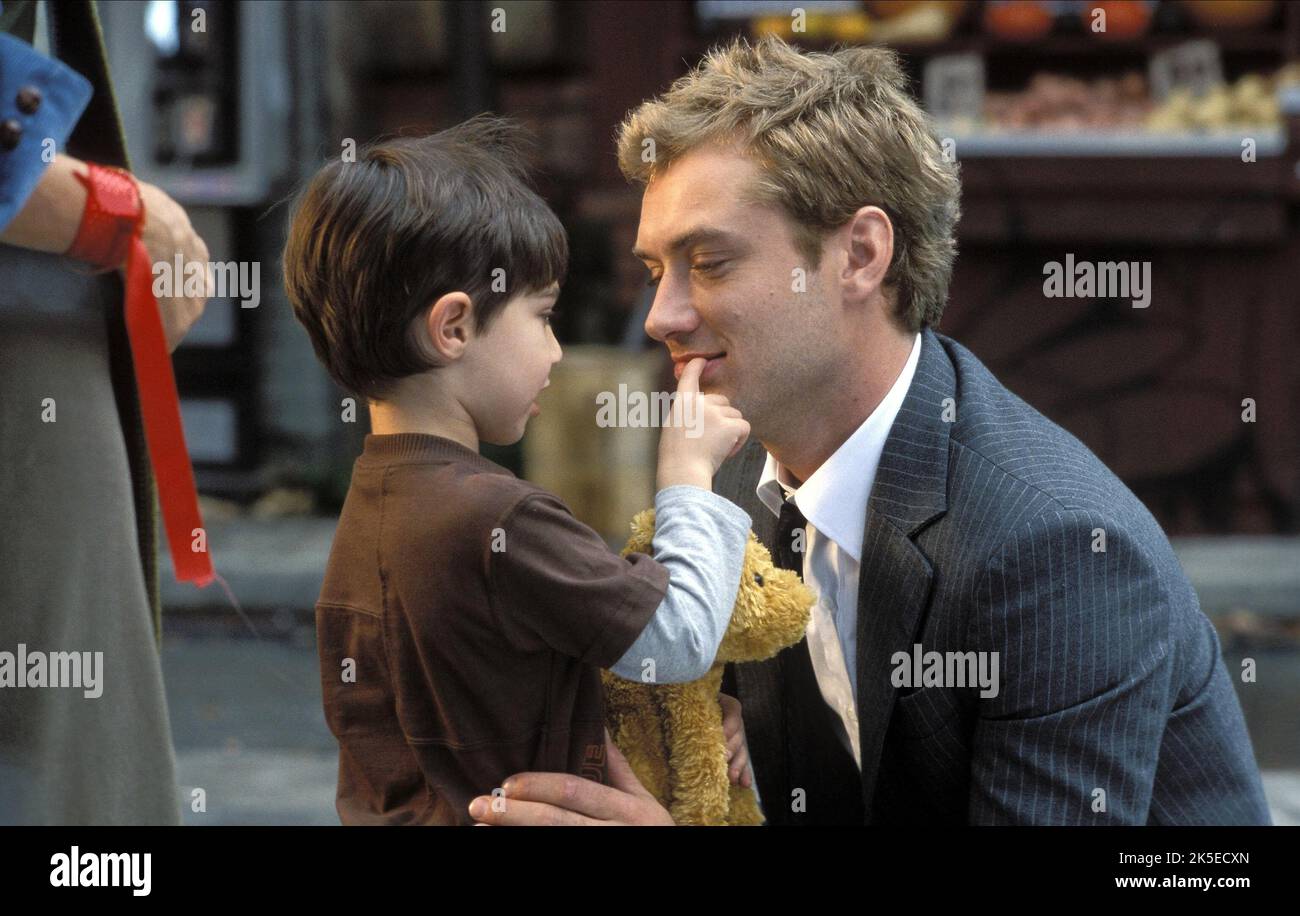 MAX MORRIS, JUDE LAW, ALFIE, 2004 Stock Photo - Alamy