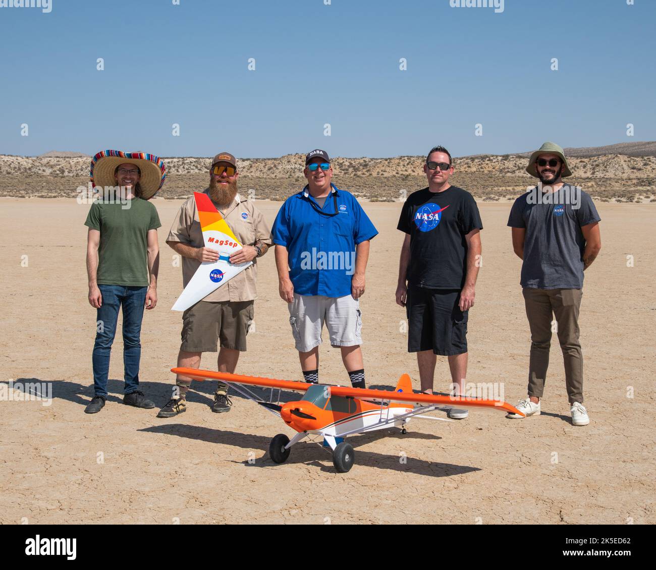 Magnetic release mechanism hi-res stock photography and images - Alamy