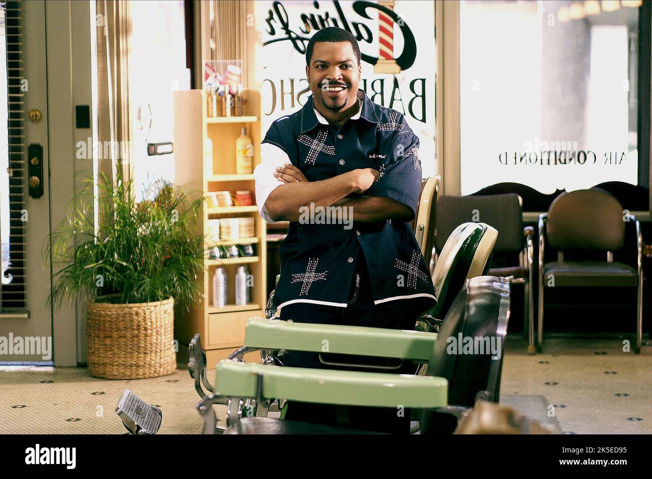 ICE CUBE, BARBERSHOP 2: BACK IN BUSINESS, 2004 Stock Photo - Alamy