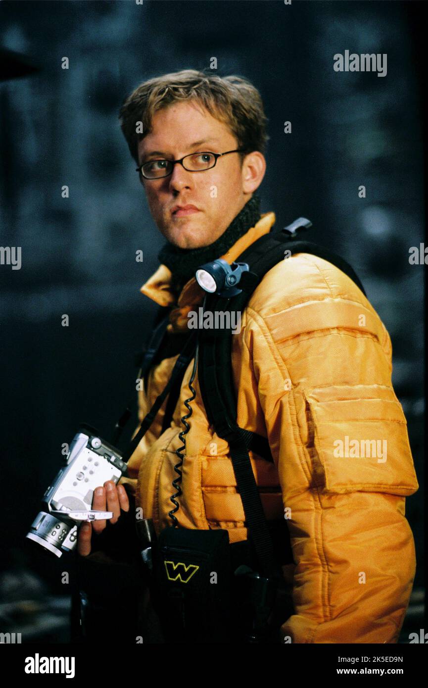 SAM TROUGHTON, AVP: ALIEN VS. PREDATOR, 2004 Stock Photo - Alamy