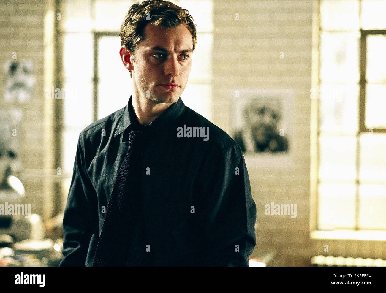 Closer 2004 jude law hi-res stock photography and images - Alamy
