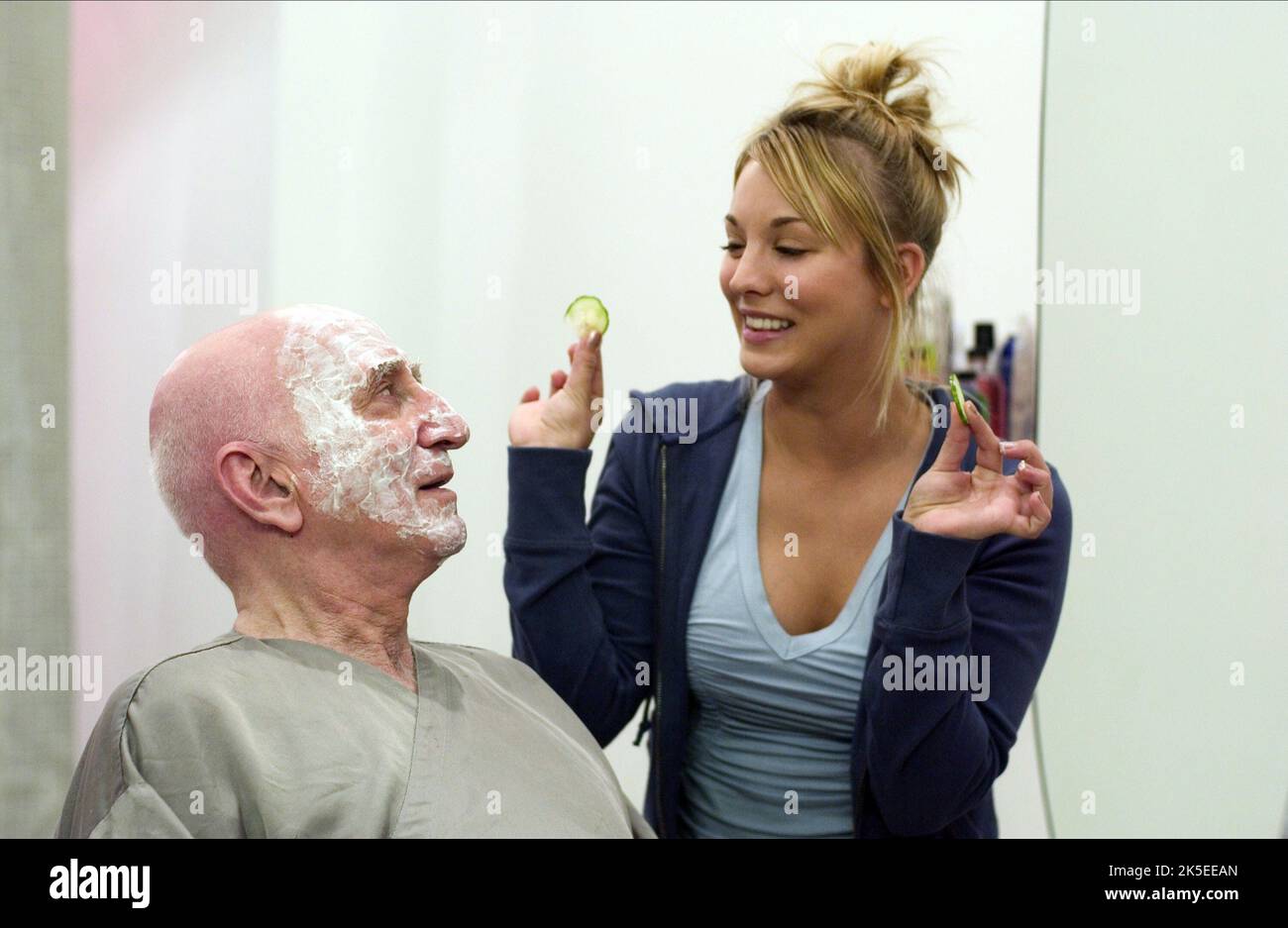 Kaley cuoco face hi-res stock photography and images - Alamy