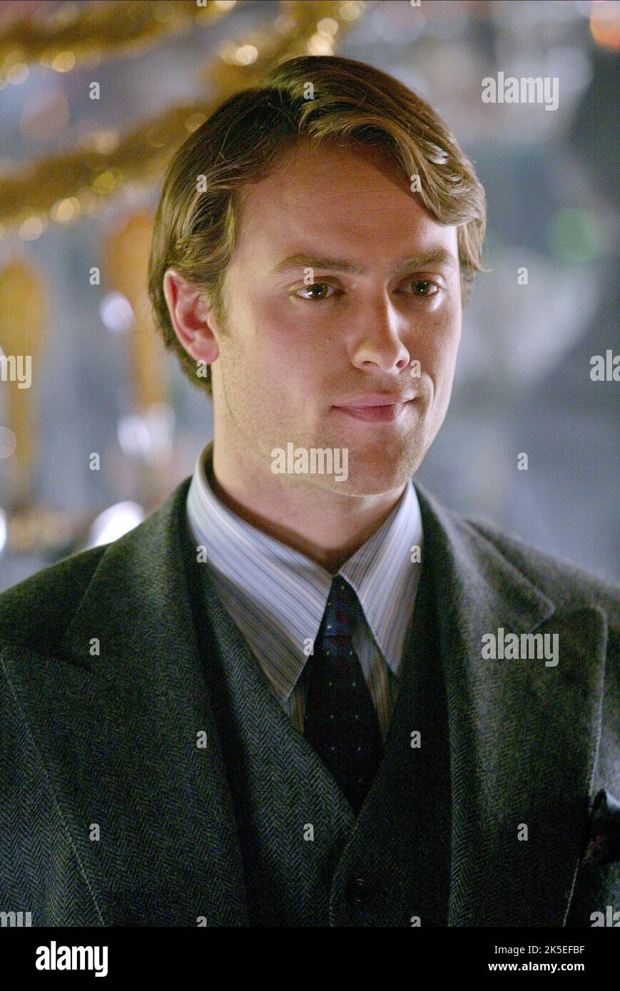 STUART TOWNSEND, HEAD IN THE CLOUDS, 2004 Stock Photo - Alamy