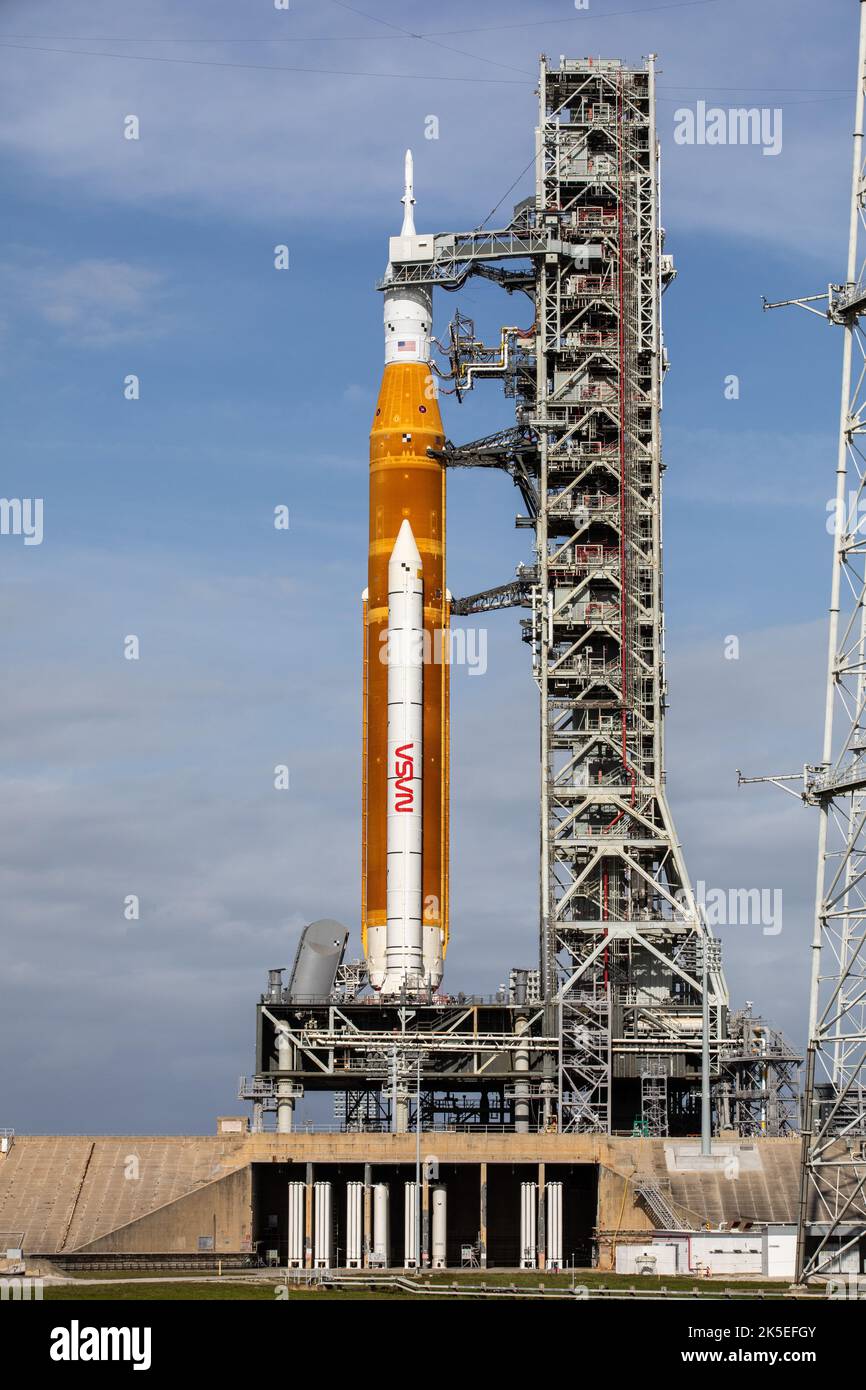 Umbilical connections hi-res stock photography and images - Alamy