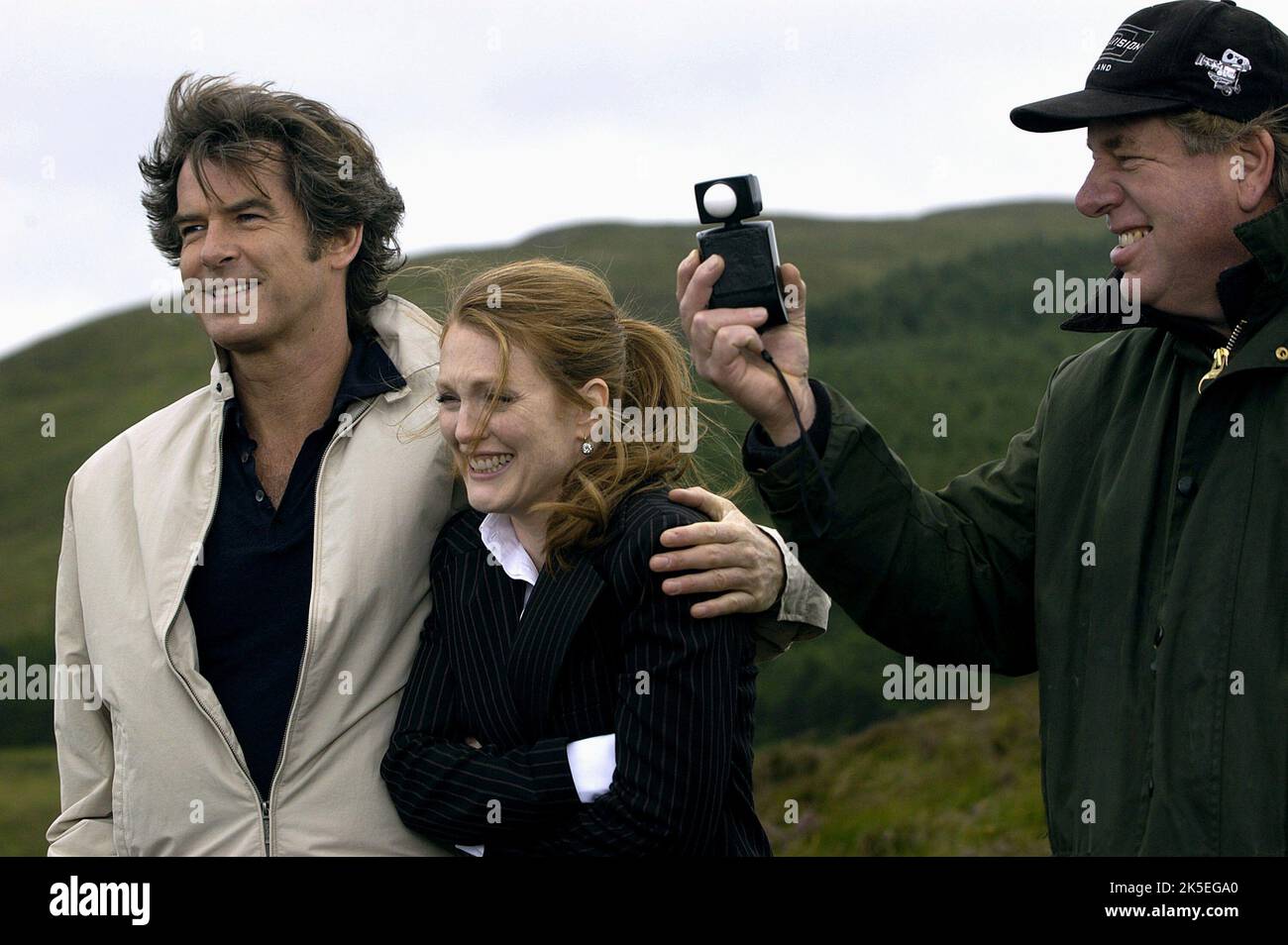 PIERCE BROSNAN, JULIANNE MOORE, ADRIAN BIDDLE, LAWS OF ATTRACTION, 2004 ...