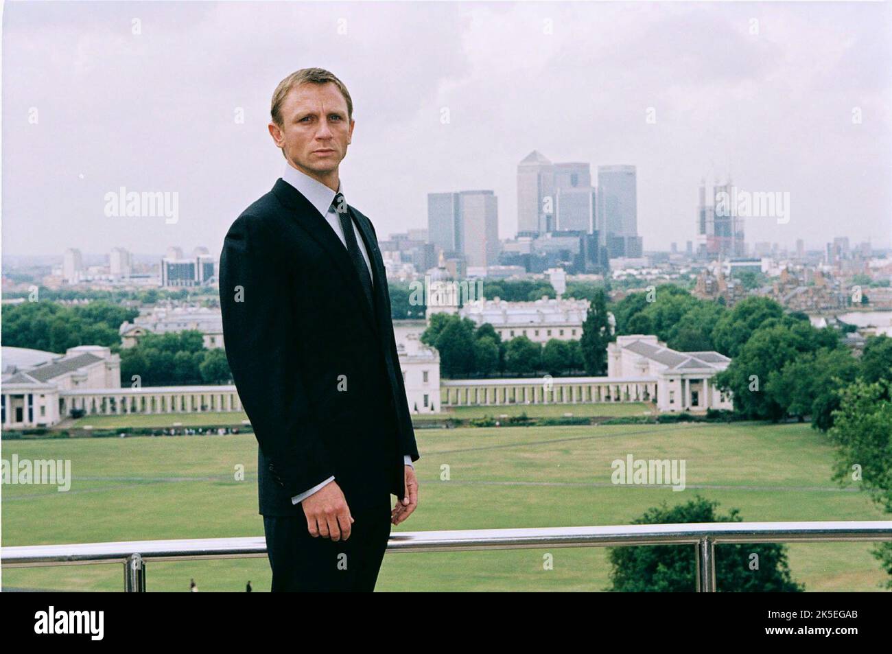 Layer cake daniel craig hi-res stock photography and images - Alamy