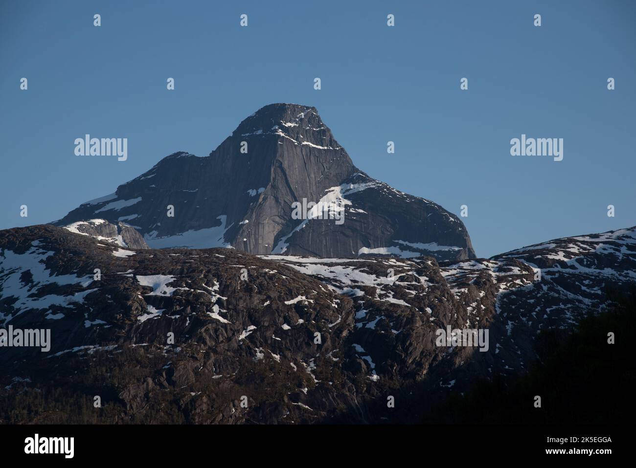 Obelisk shape hi-res stock photography and images - Alamy
