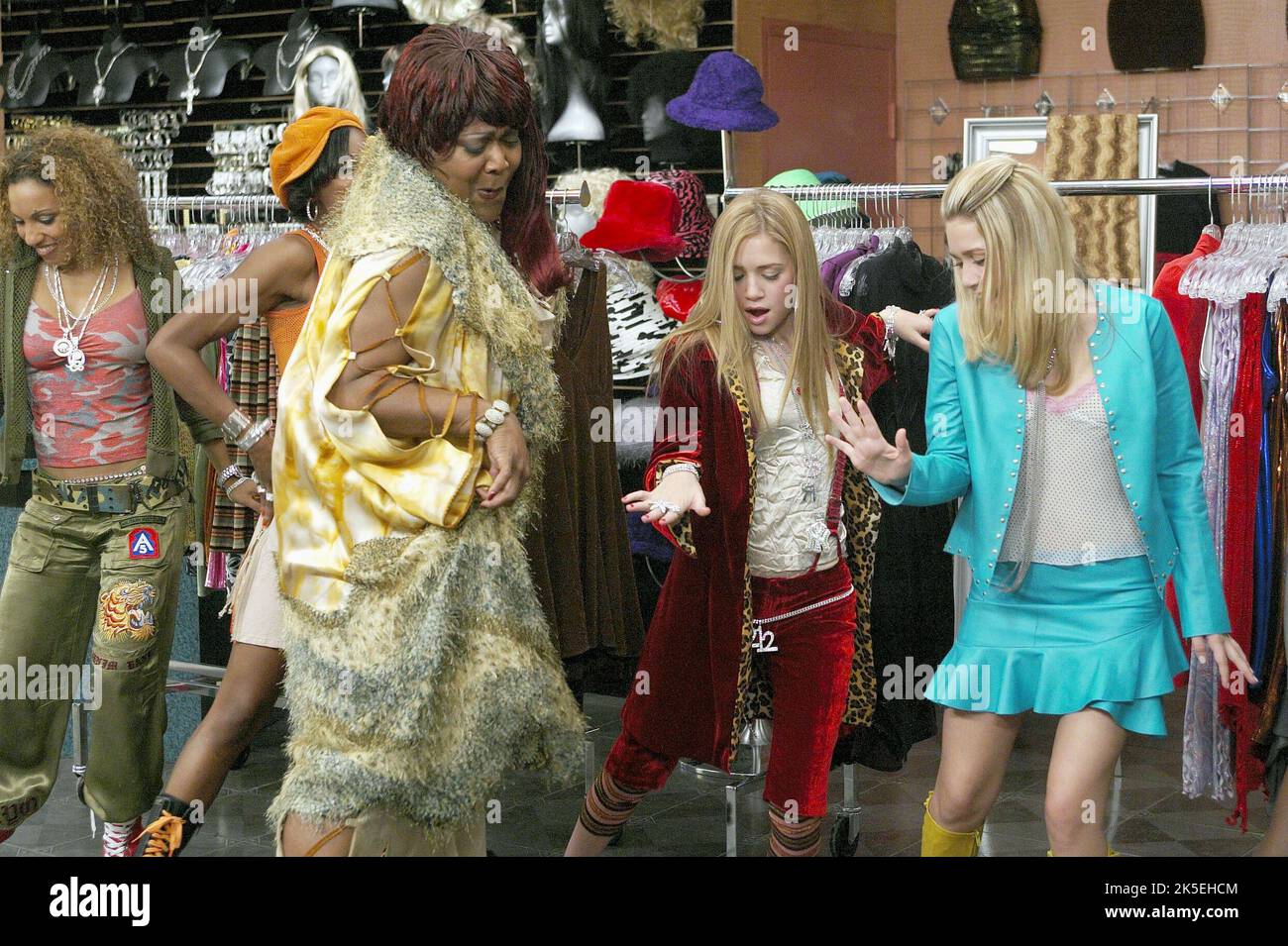 MARY BOND DAVIS, MARY-KATE OLSEN, ASHLEY OLSEN, NEW YORK MINUTE, 2004 ...