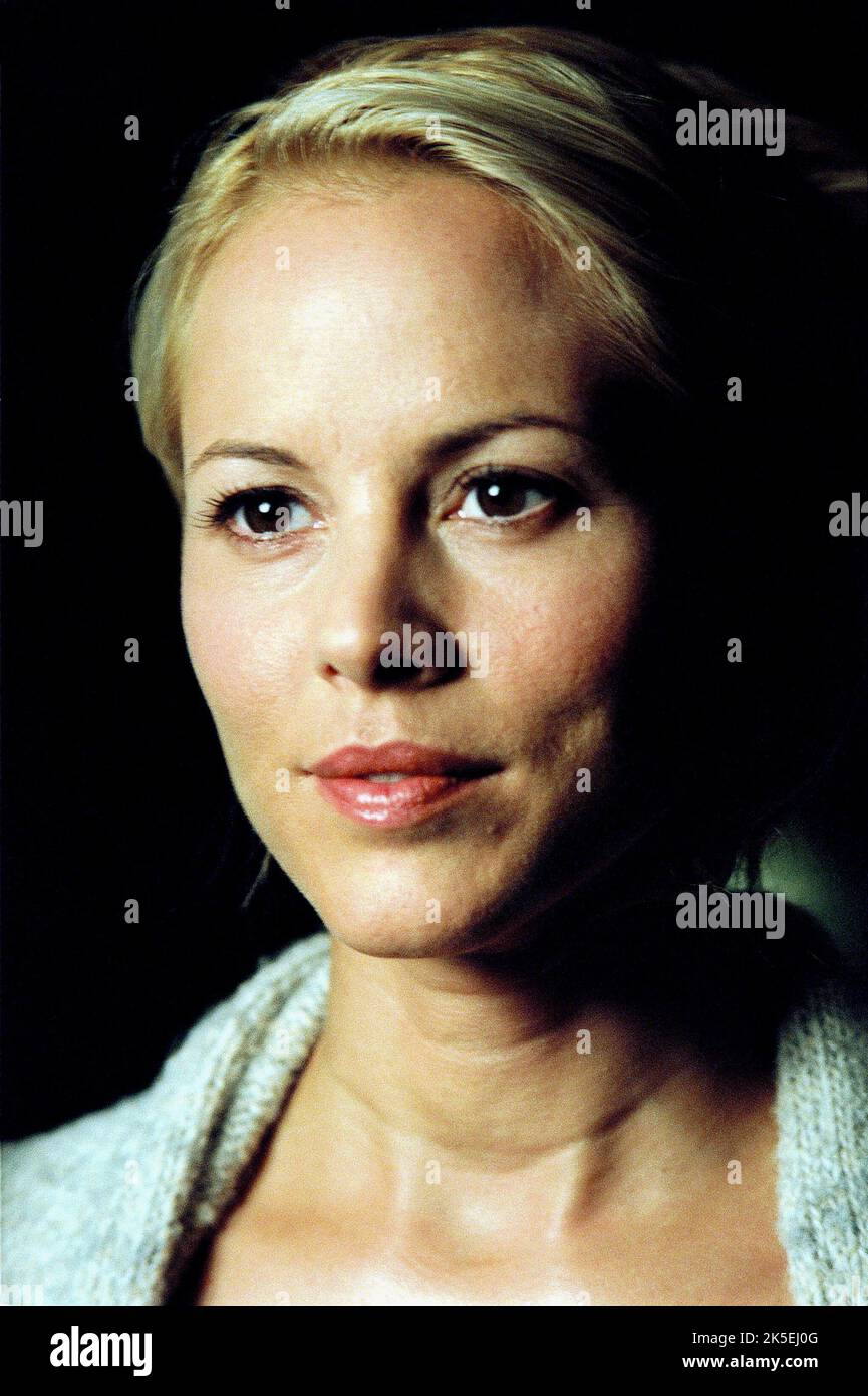 MARIA BELLO, SECRET WINDOW, 2004 Stock Photo - Alamy