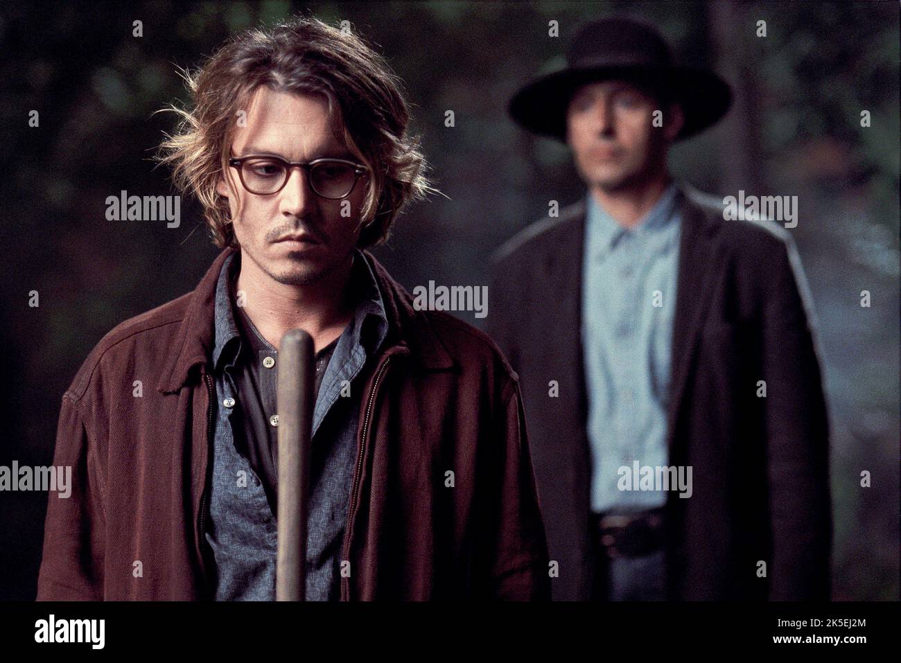JOHNNY DEPP, JOHN TURTURRO, SECRET WINDOW, 2004 Stock Photo - Alamy